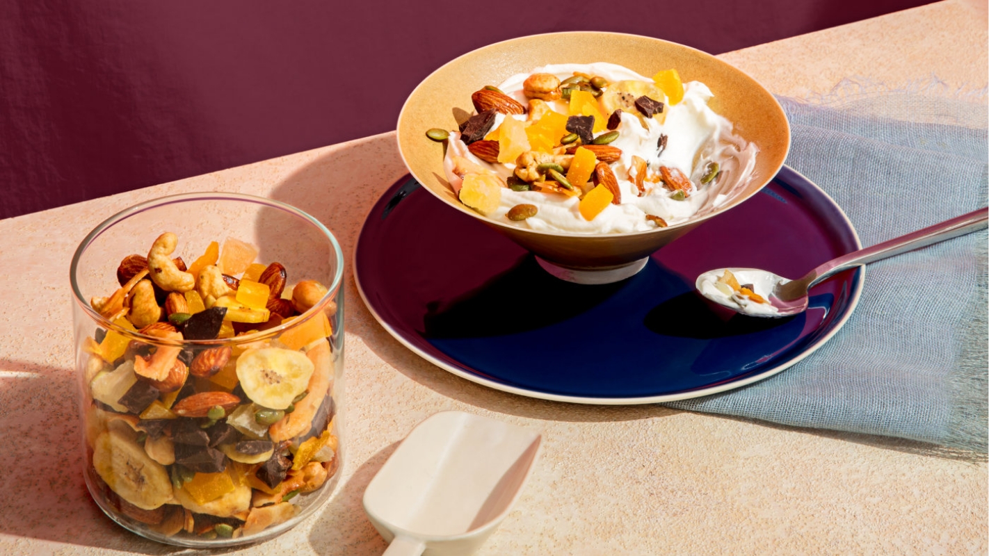 Roasted cherry yogurt bowl with granola - Onken Onken